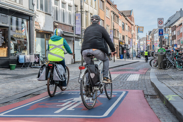 Fietszone (vroeger fietsstraat): waar fietsen, inhalen, snelheid
