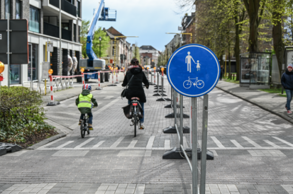 Veilig rijden in de buurt van voetgangers