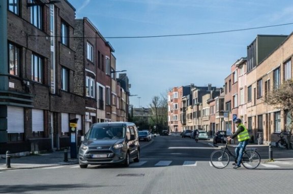 Voorrangsborden, voorrang van rechts, doorlopend fietspad
